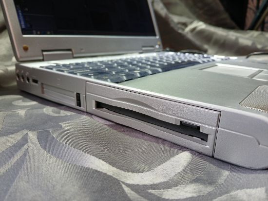 AAPRO Your IT Land computer parts. RETRO PACKARD BELL EASY ONE SILVER ...