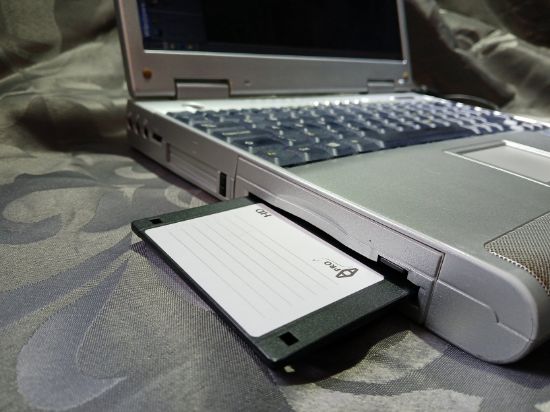 AAPRO Your IT Land computer parts. RETRO PACKARD BELL EASY ONE SILVER ...